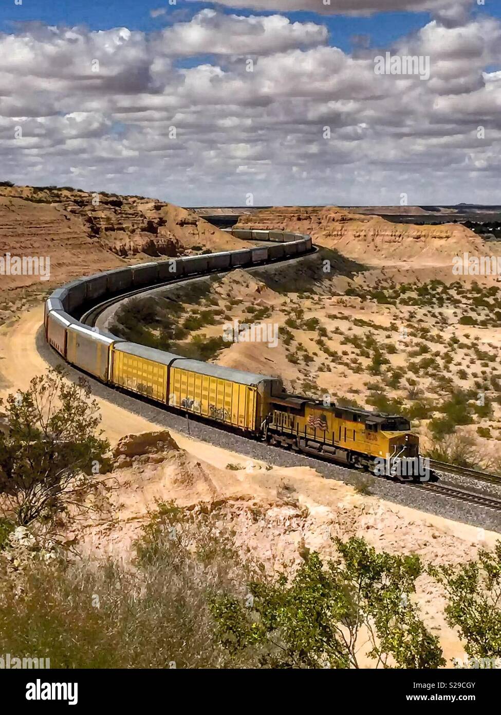 Winding train tracks hi-res stock photography and images - Alamy