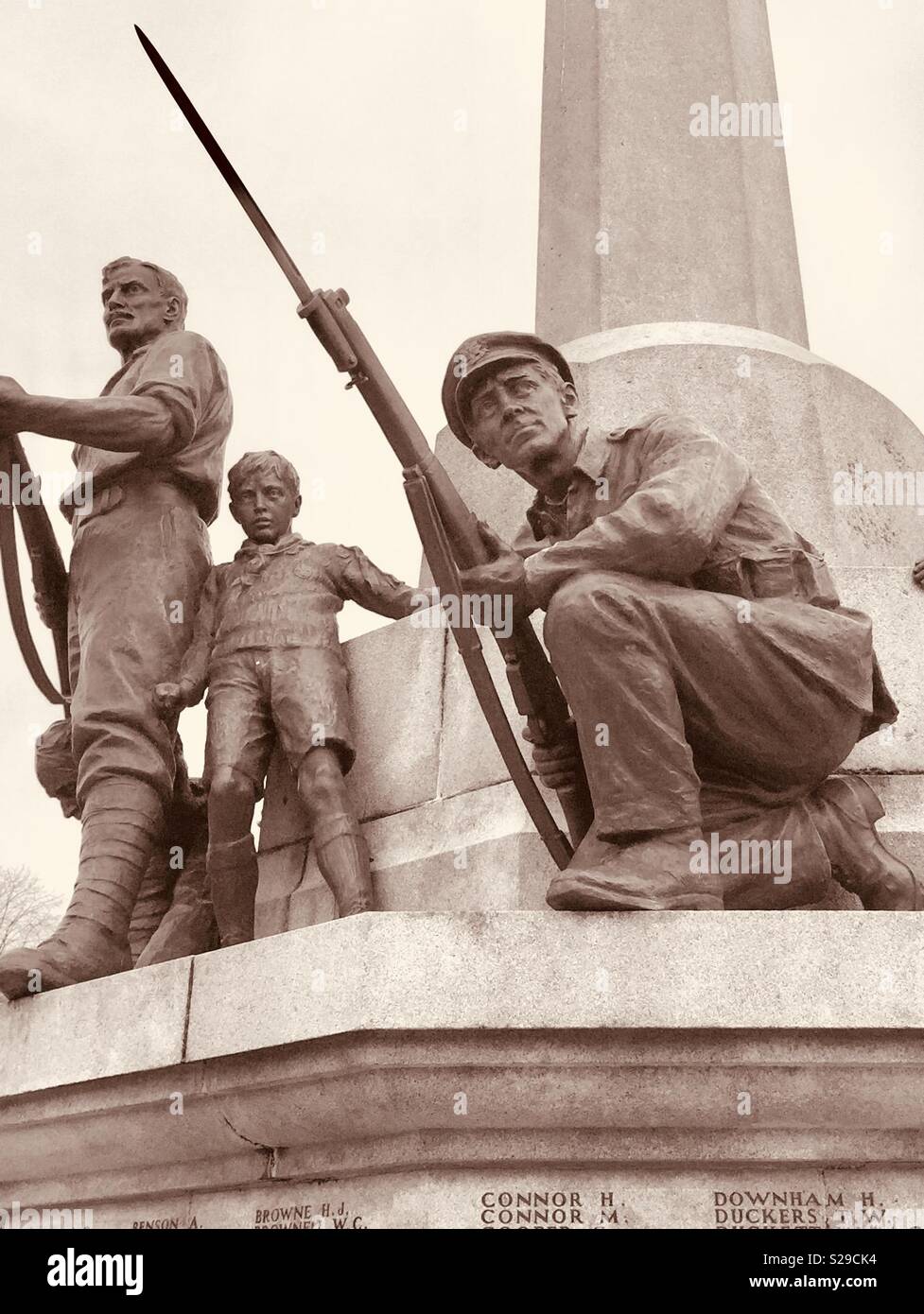 War Memorial to fallen soldiers Stock Photo - Alamy