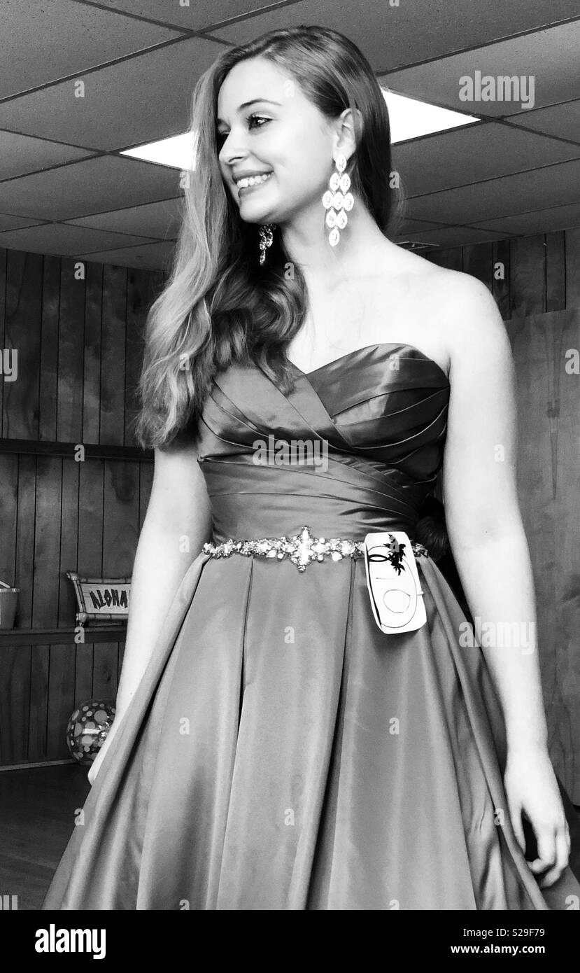 Pageant queen hi-res stock photography and images - Alamy