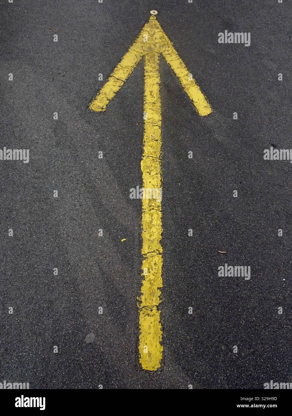 Arrow road markings hi-res stock photography and images - Alamy