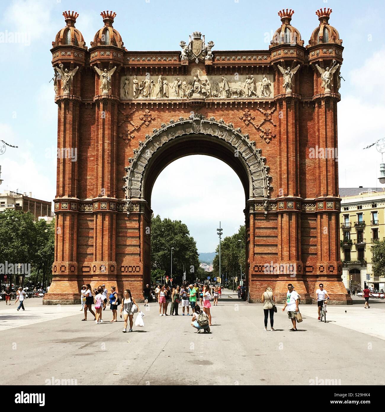 Arc de triumf hi-res stock photography and images - Alamy