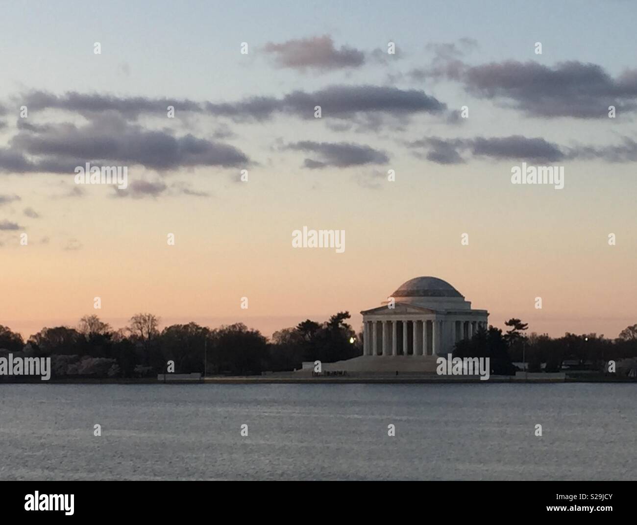 Washington dc lincoln memorial sunrise hi-res stock photography and ...