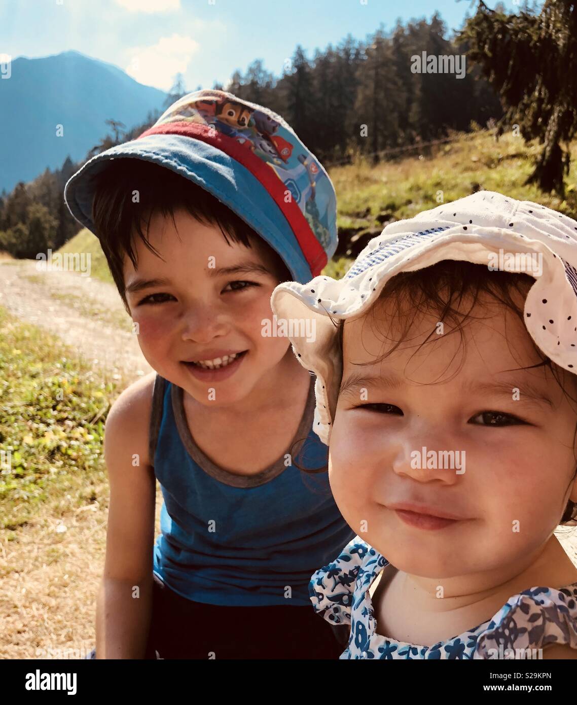 Sister smiling hi-res stock photography and images - Alamy