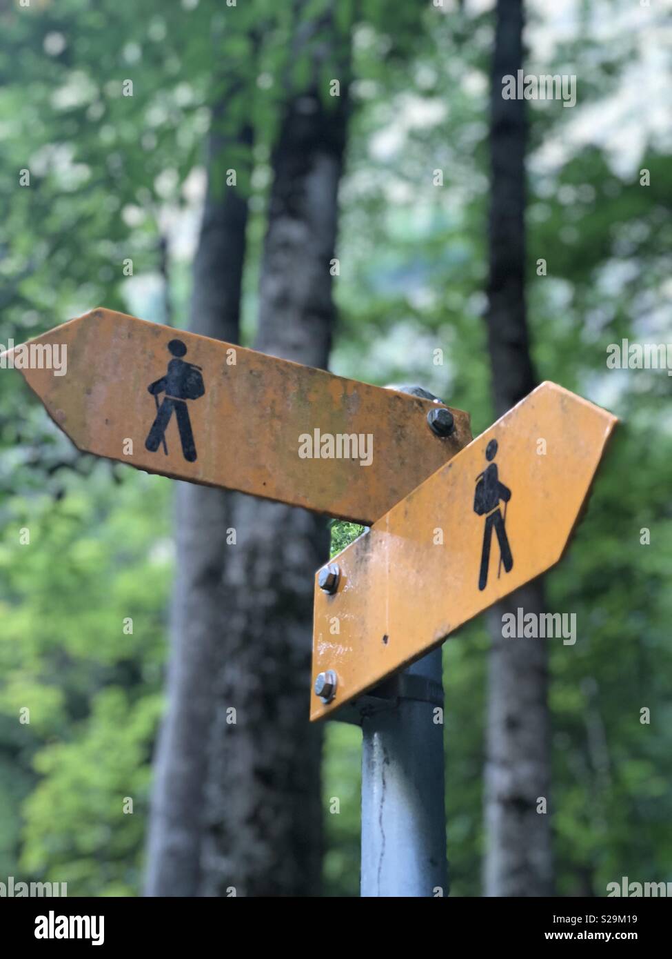 Hiking walking route sign hi-res stock photography and images - Alamy