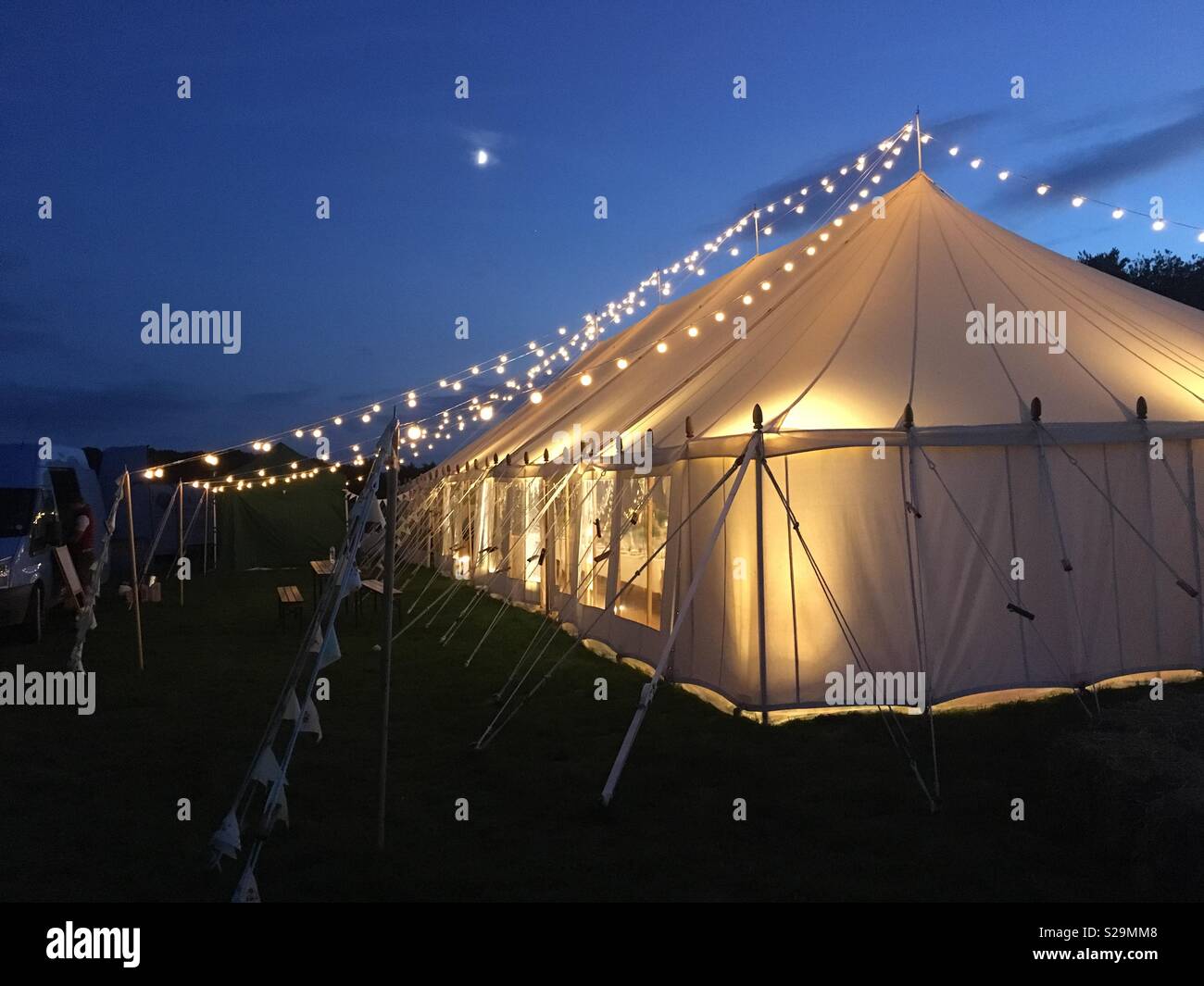Marquee lights hi-res stock photography and images - Alamy