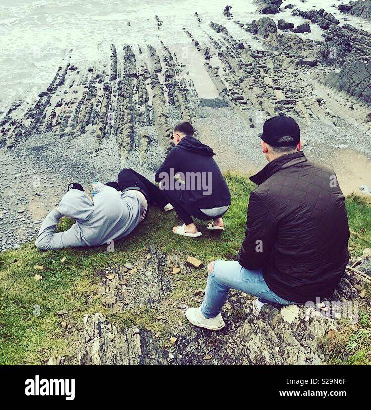 Chilling scenery hi-res stock photography and images - Alamy