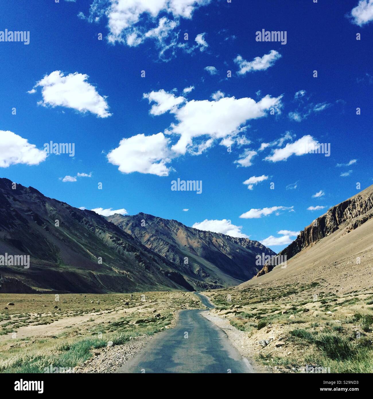 Isolated road hi-res stock photography and images - Alamy