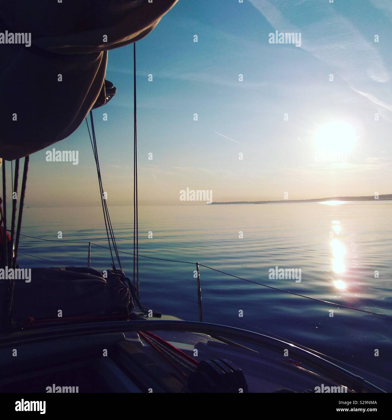 Dawn sail on the Swale Stock Photo - Alamy