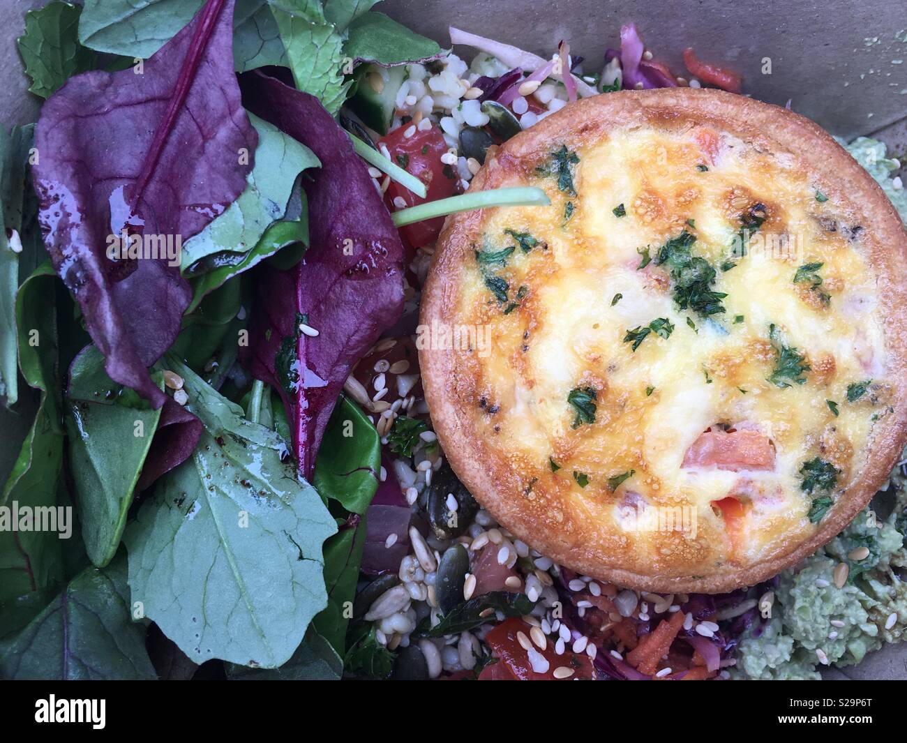 Colourful Quiche with lettuce, quinoa and salad box - healthy eating ...