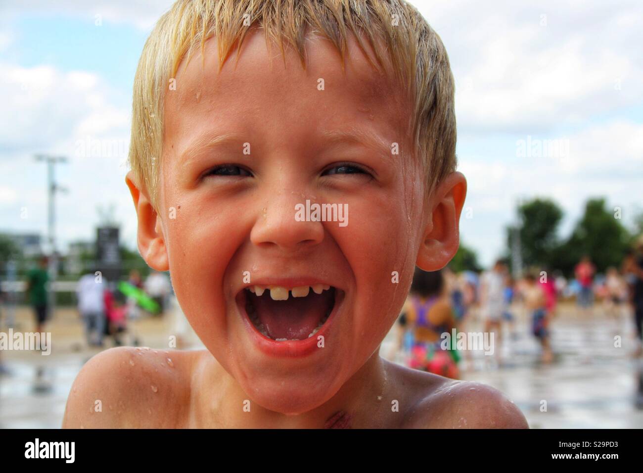 Smiling face boy boys hi-res stock photography and images - Alamy