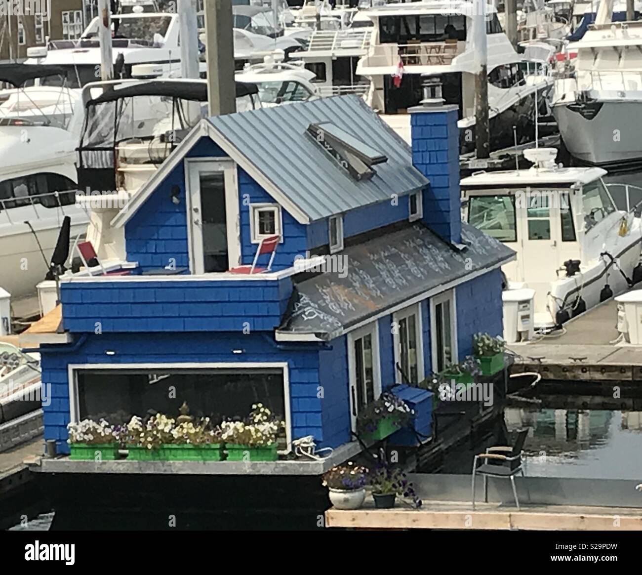 Vancouver houseboat hi-res stock photography and images - Alamy