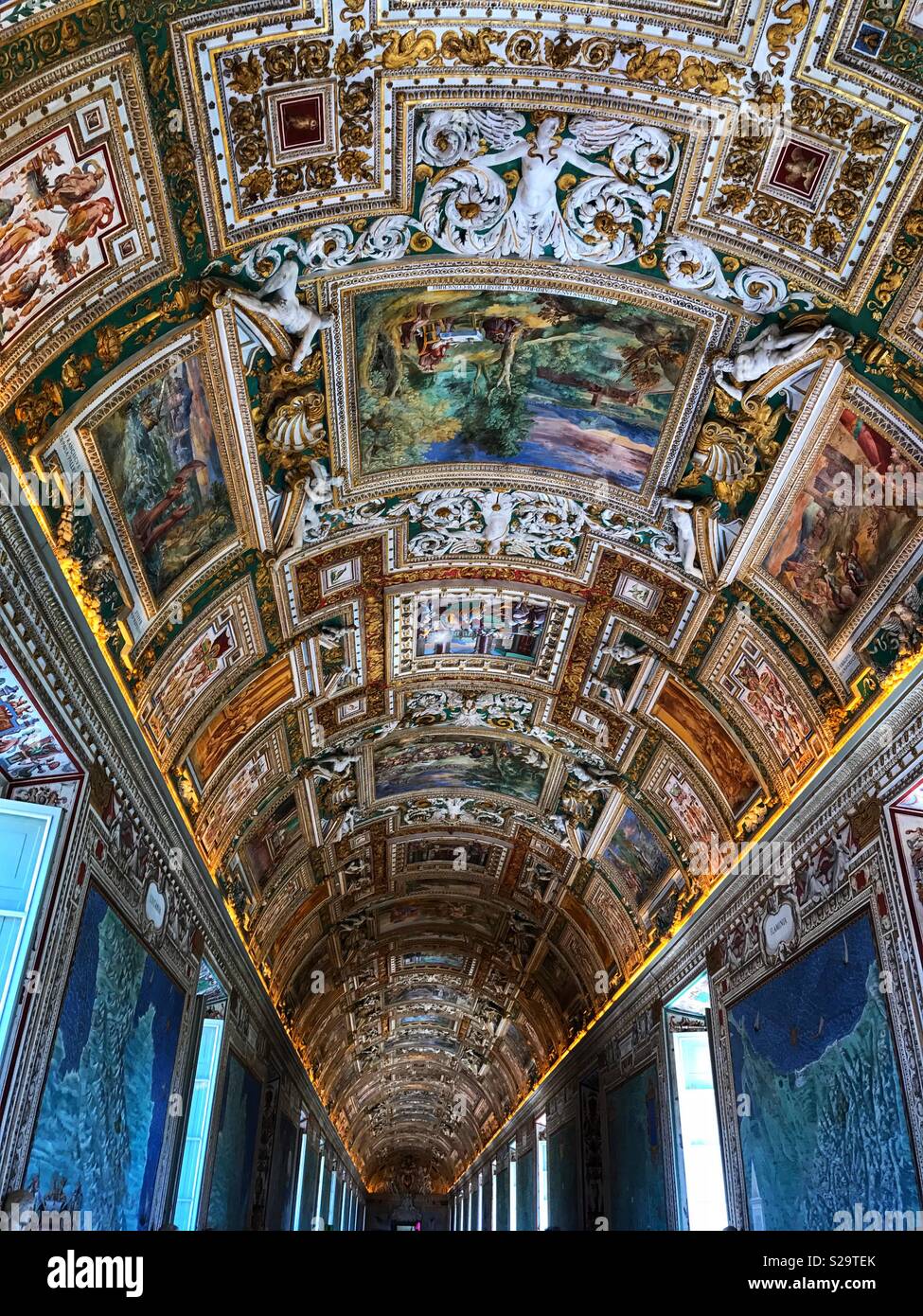 Gallery of maps vatican museum hi-res stock photography and images - Alamy