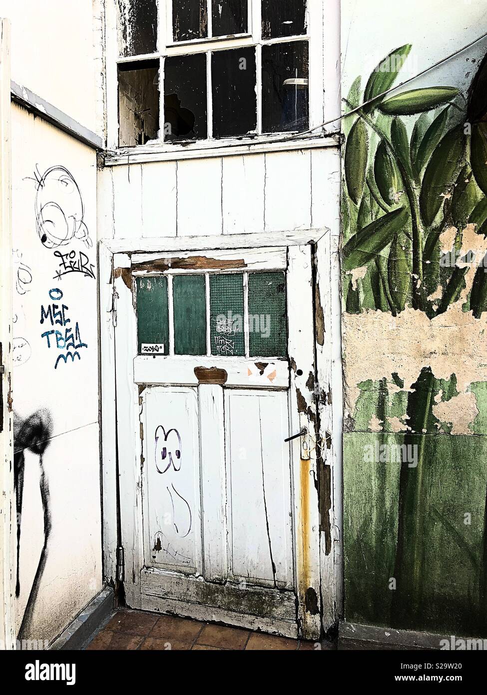 Berliner hinterhof hi-res stock photography and images - Alamy