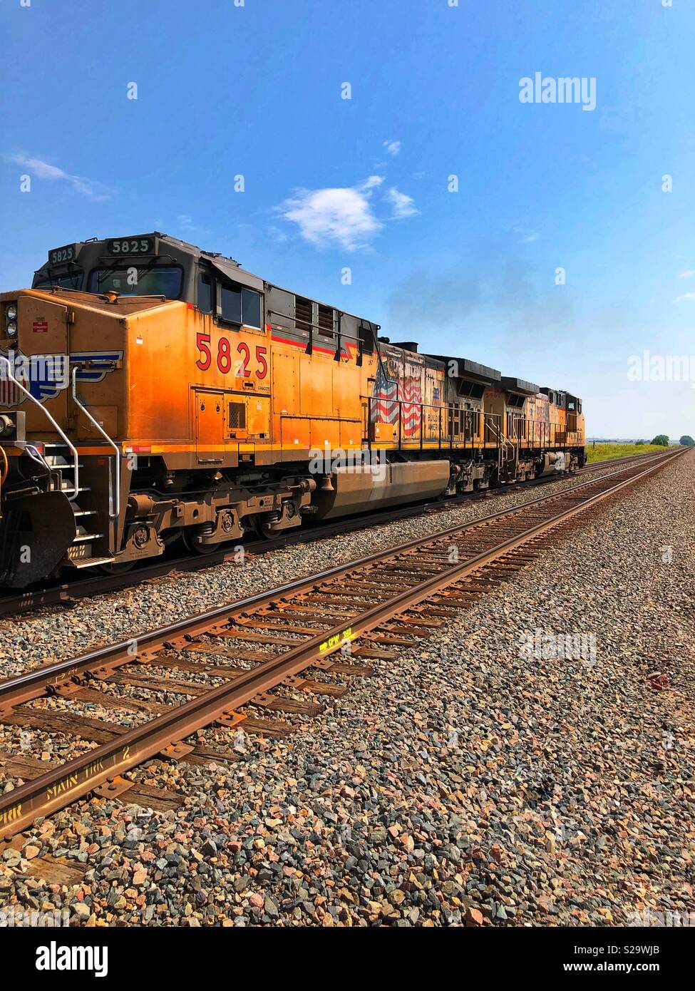 Twin trains hi-res stock photography and images - Alamy