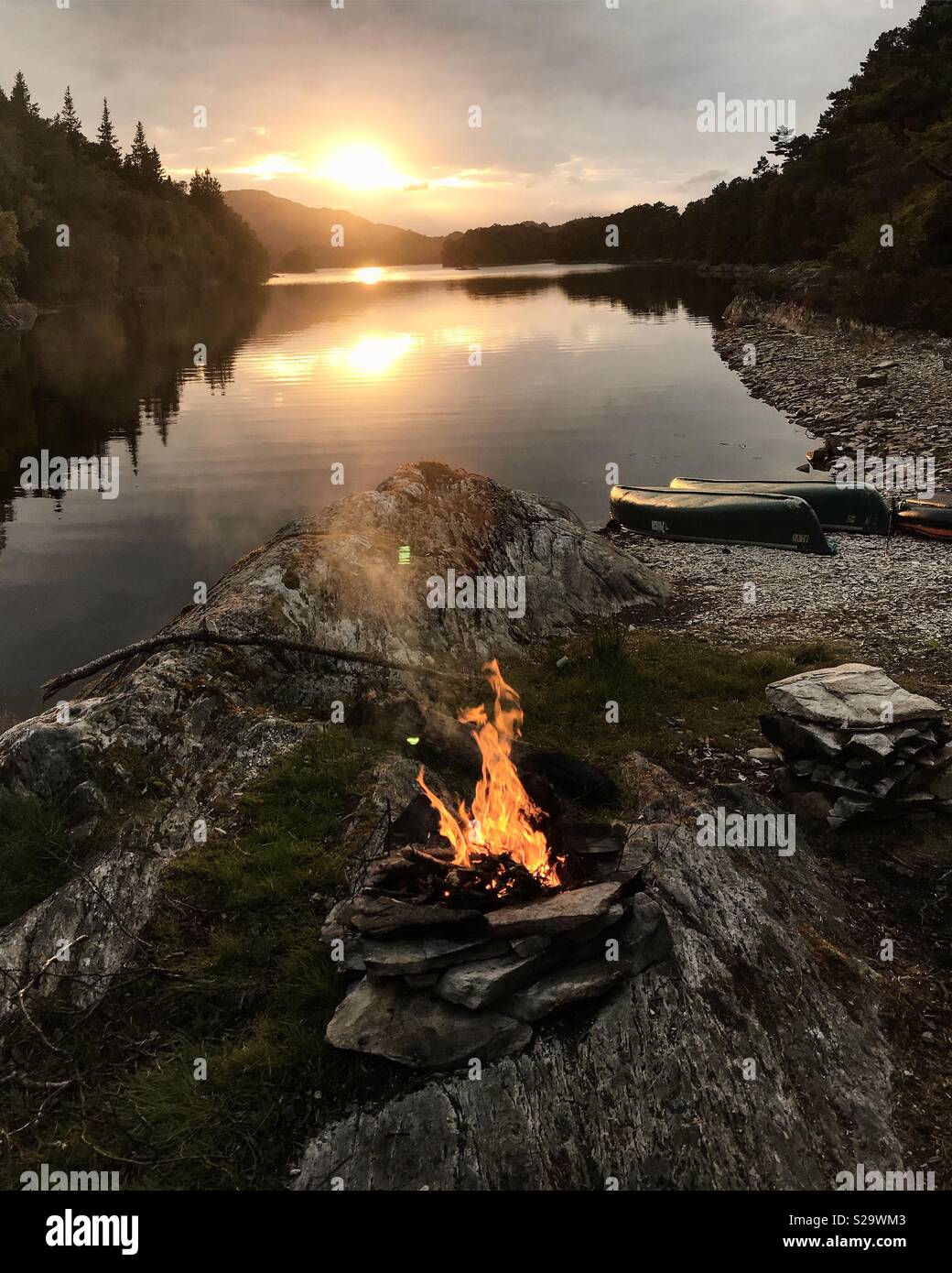 Hiking campfire hi-res stock photography and images - Alamy