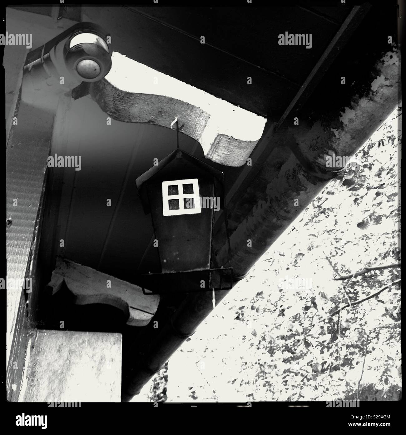 Spooky house black and white hi-res stock photography and images - Alamy