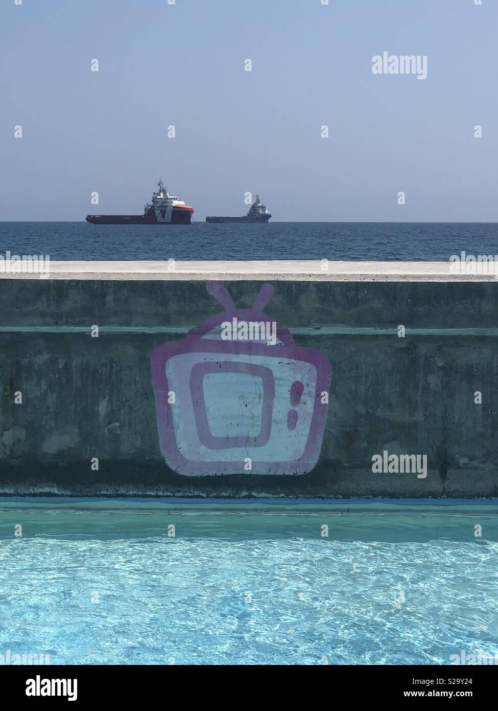 Graffiti of ships hi-res stock photography and images - Alamy