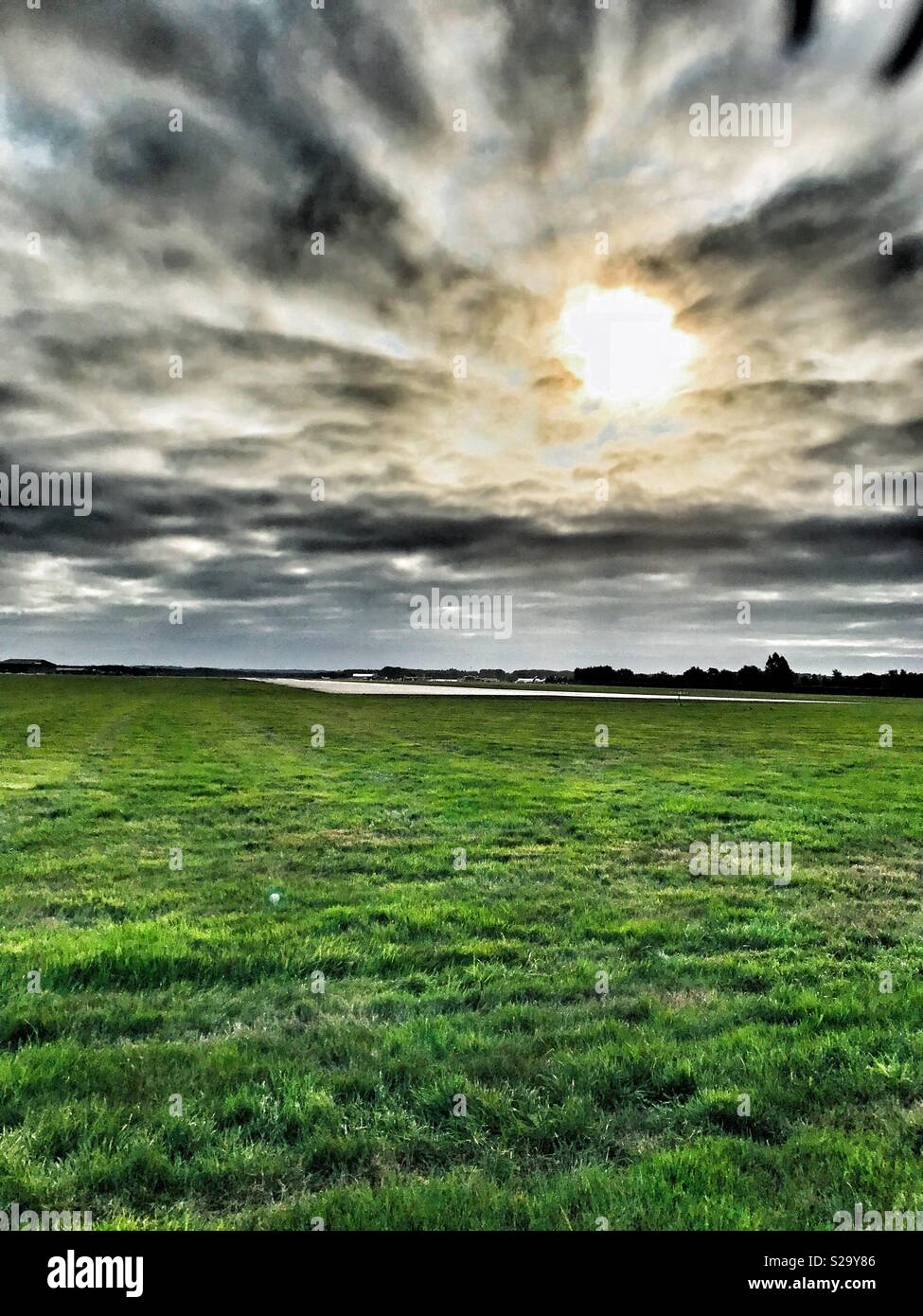 Landing strip hi-res stock photography and images - Alamy