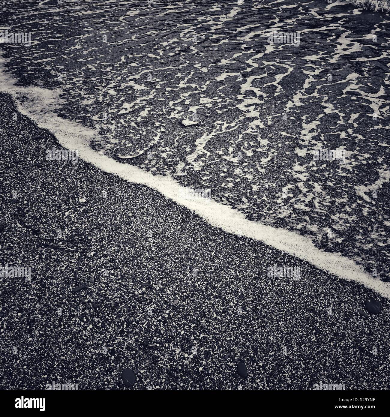 Sea edge on pebbles hi-res stock photography and images - Alamy