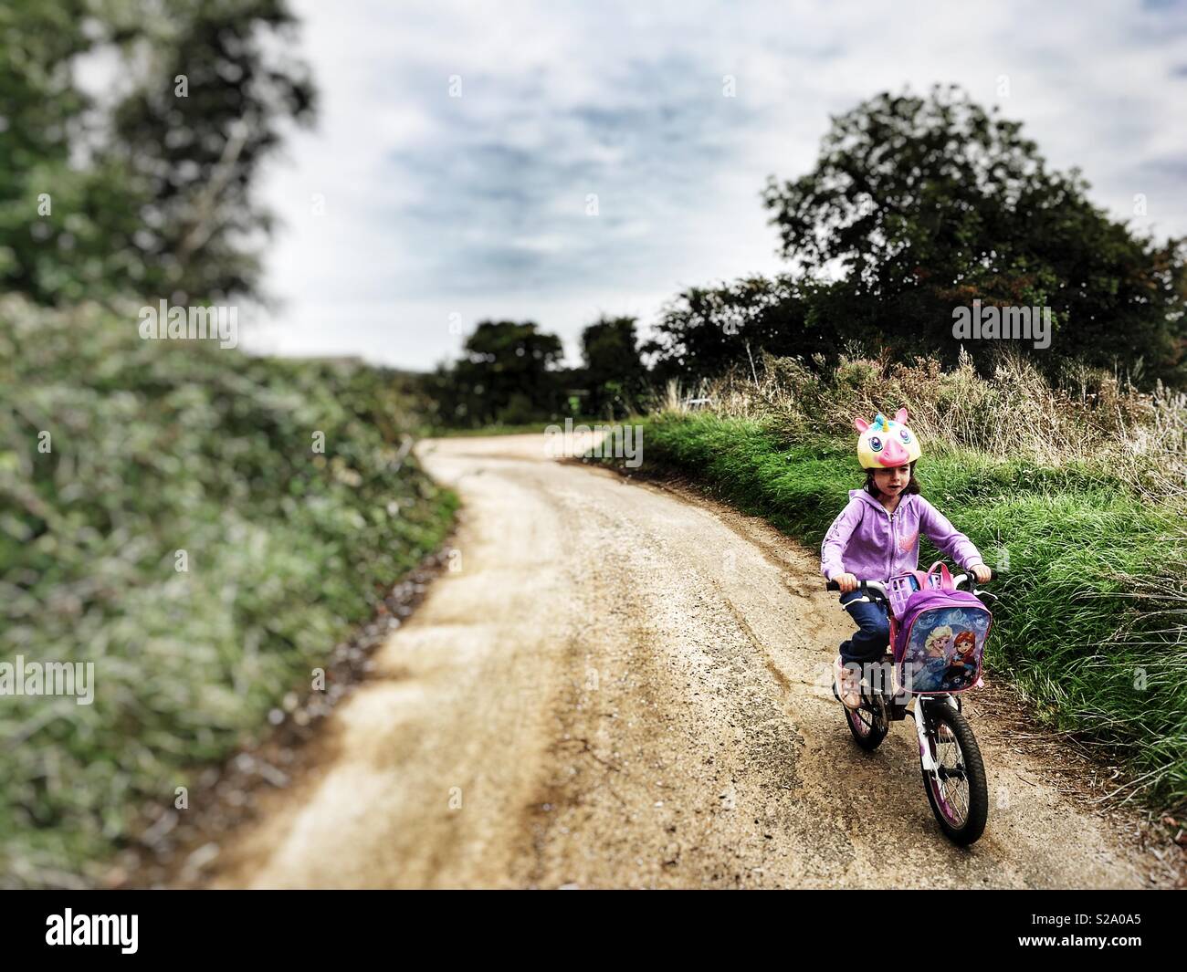 Cycling on a country hi-res stock photography and images - Alamy