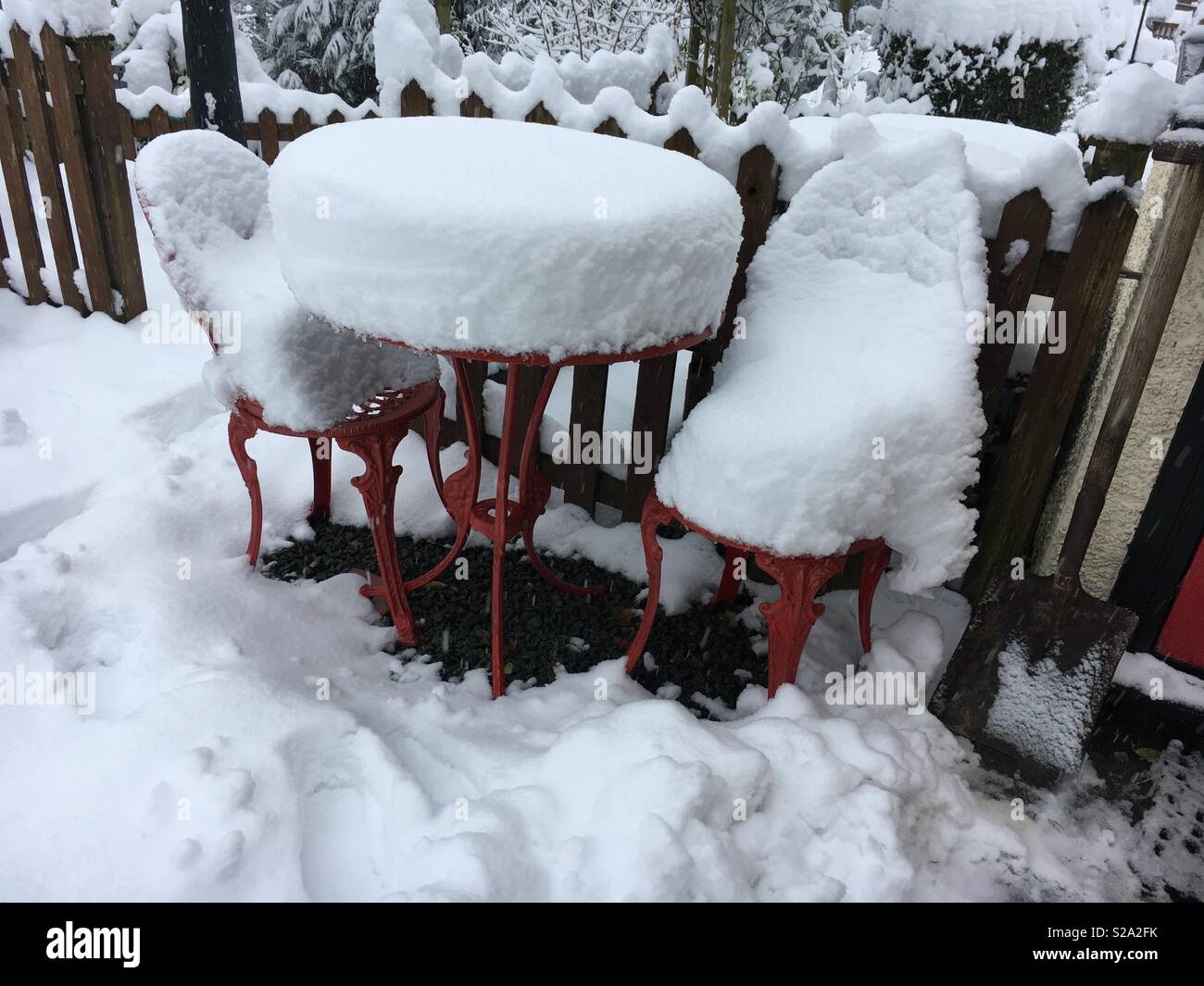 Snow covered garden table High Resolution Stock Photography and Images ...