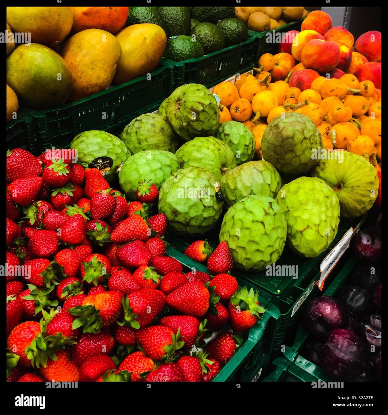 Fruit display in Spanish supermarket Stock Photo - Alamy