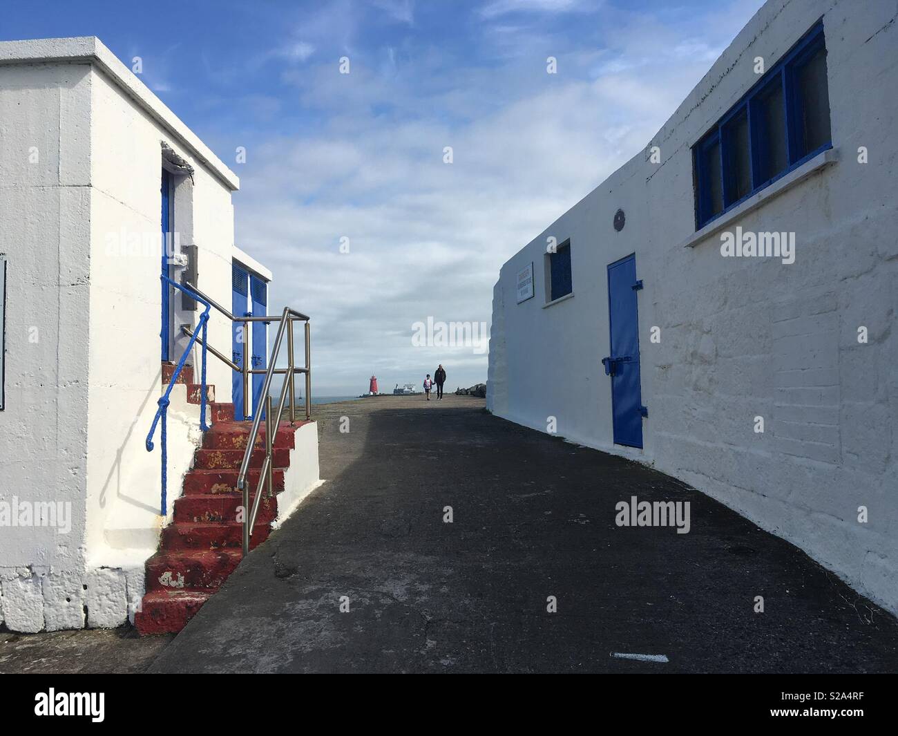 Seaside walkway hi-res stock photography and images - Alamy