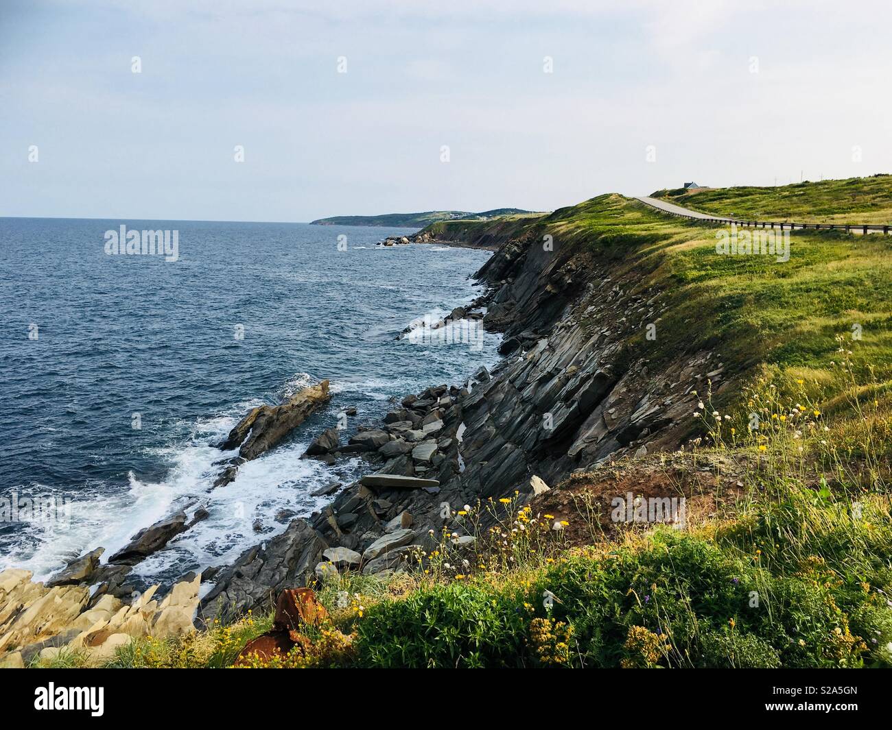 Roadside cliffs hi-res stock photography and images - Alamy