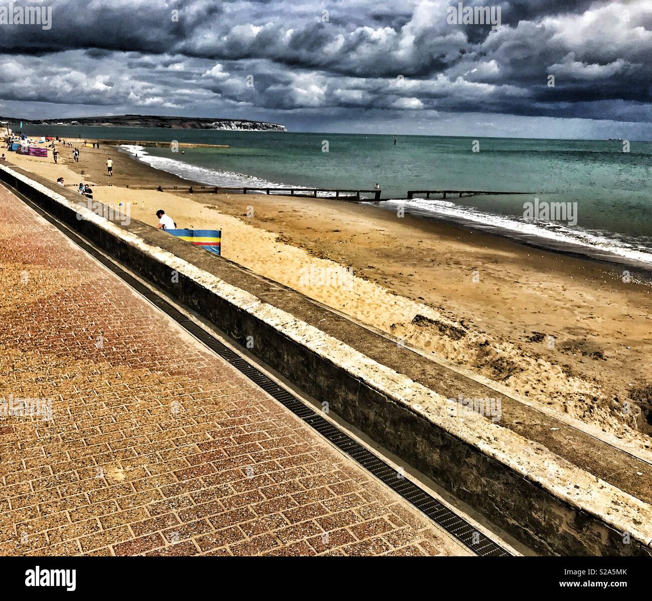 Shanklin beach seafront isle wight hi-res stock photography and images ...