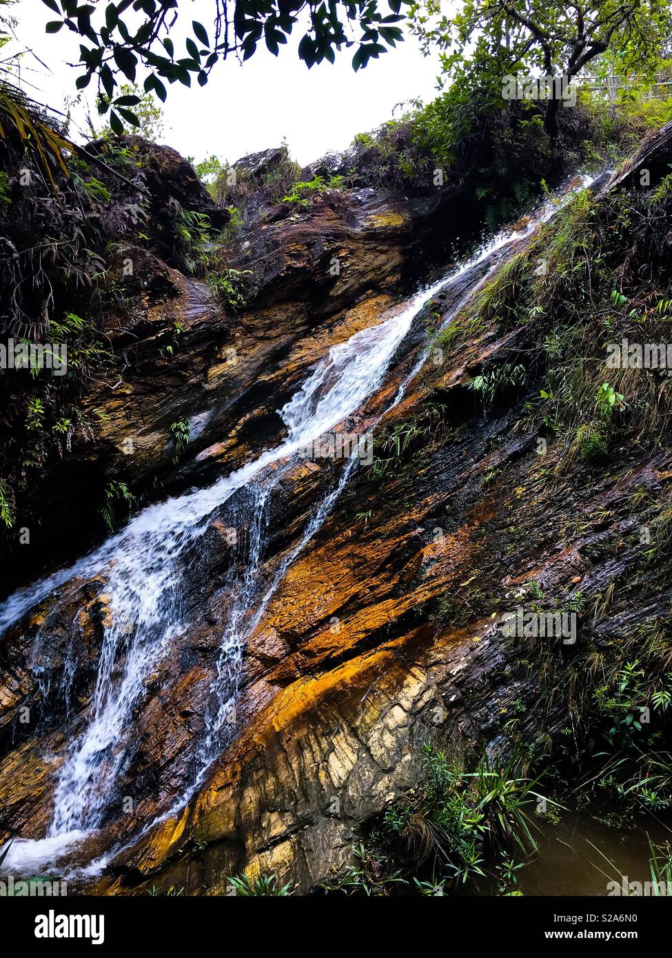 Waterfall stone hi-res stock photography and images - Alamy