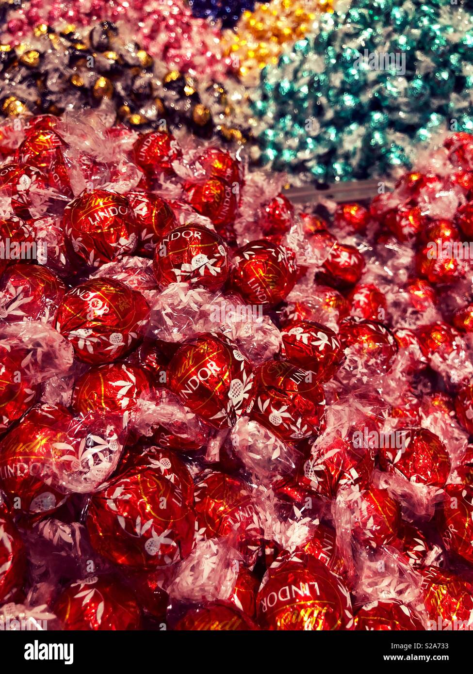 Lindt balls hi-res stock photography and images - Alamy