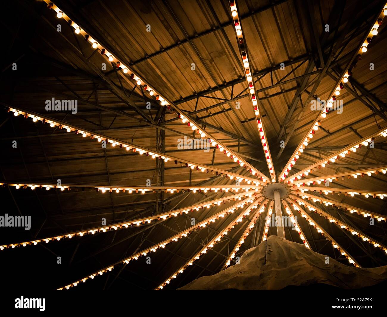 Lit ceiling hi-res stock photography and images - Alamy