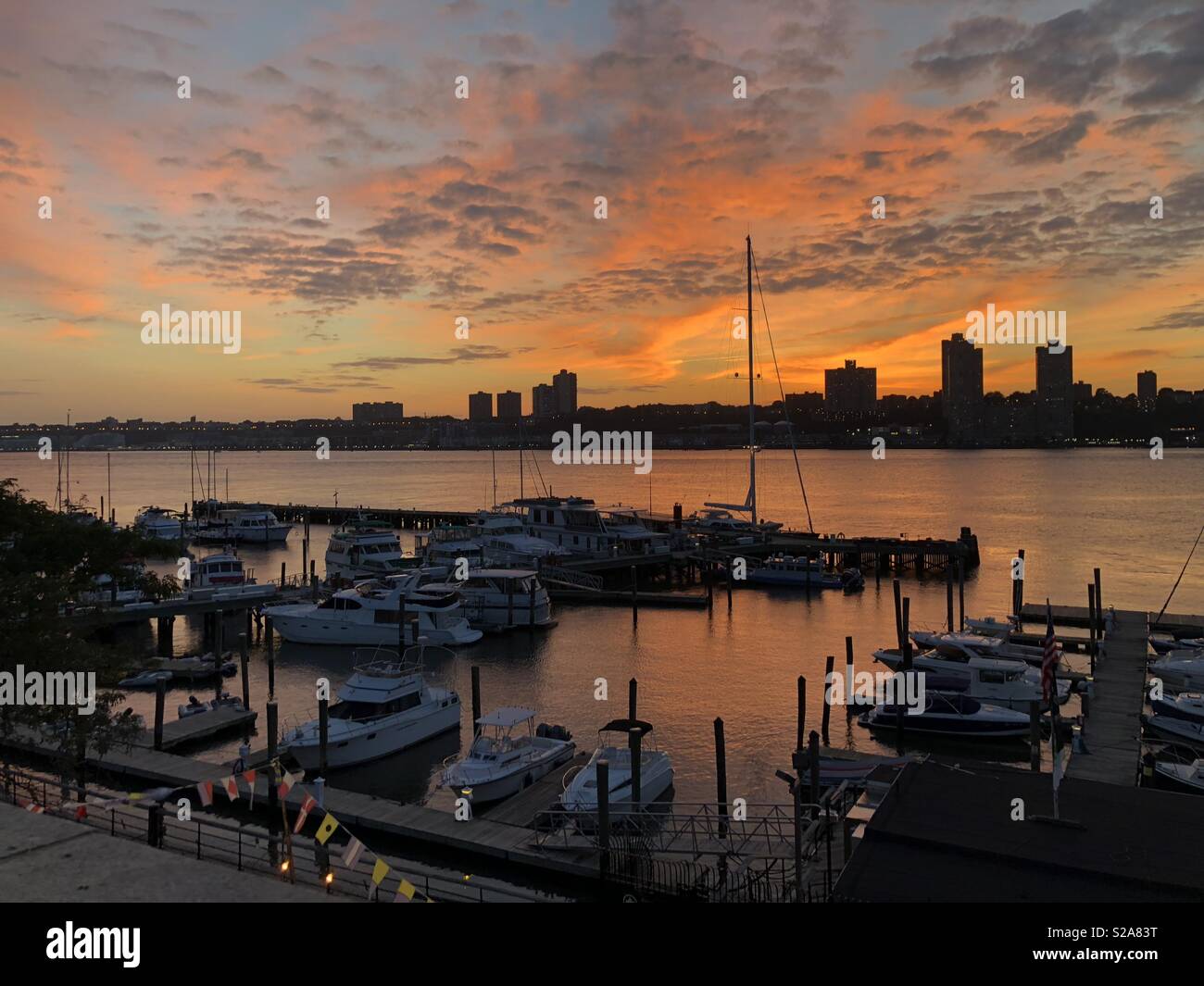 Boat basin new york hi-res stock photography and images - Alamy