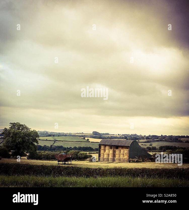 Hay barn hi-res stock photography and images - Alamy
