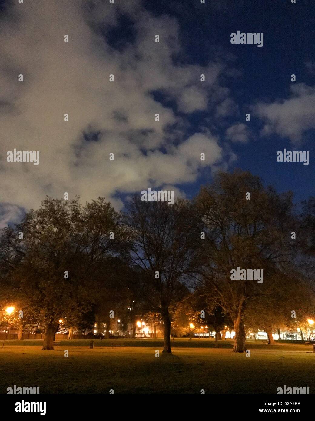 Stroll through the park hi-res stock photography and images - Alamy