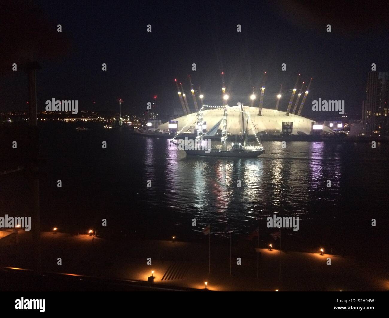 The O2 At Night High Resolution Stock Photography and Images - Alamy