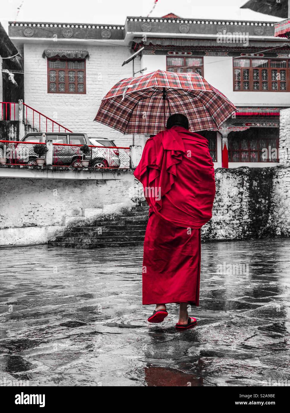 Old monk hi-res stock photography and images - Alamy