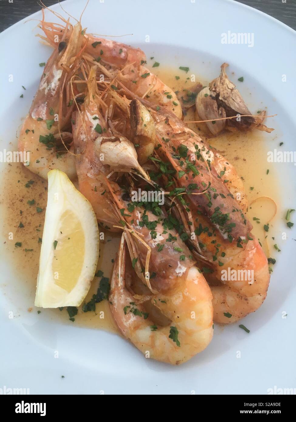 Cooked prawns hi-res stock photography and images - Alamy