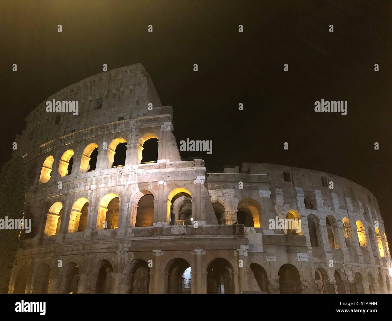 Colosseum at night Stock Photo - Alamy