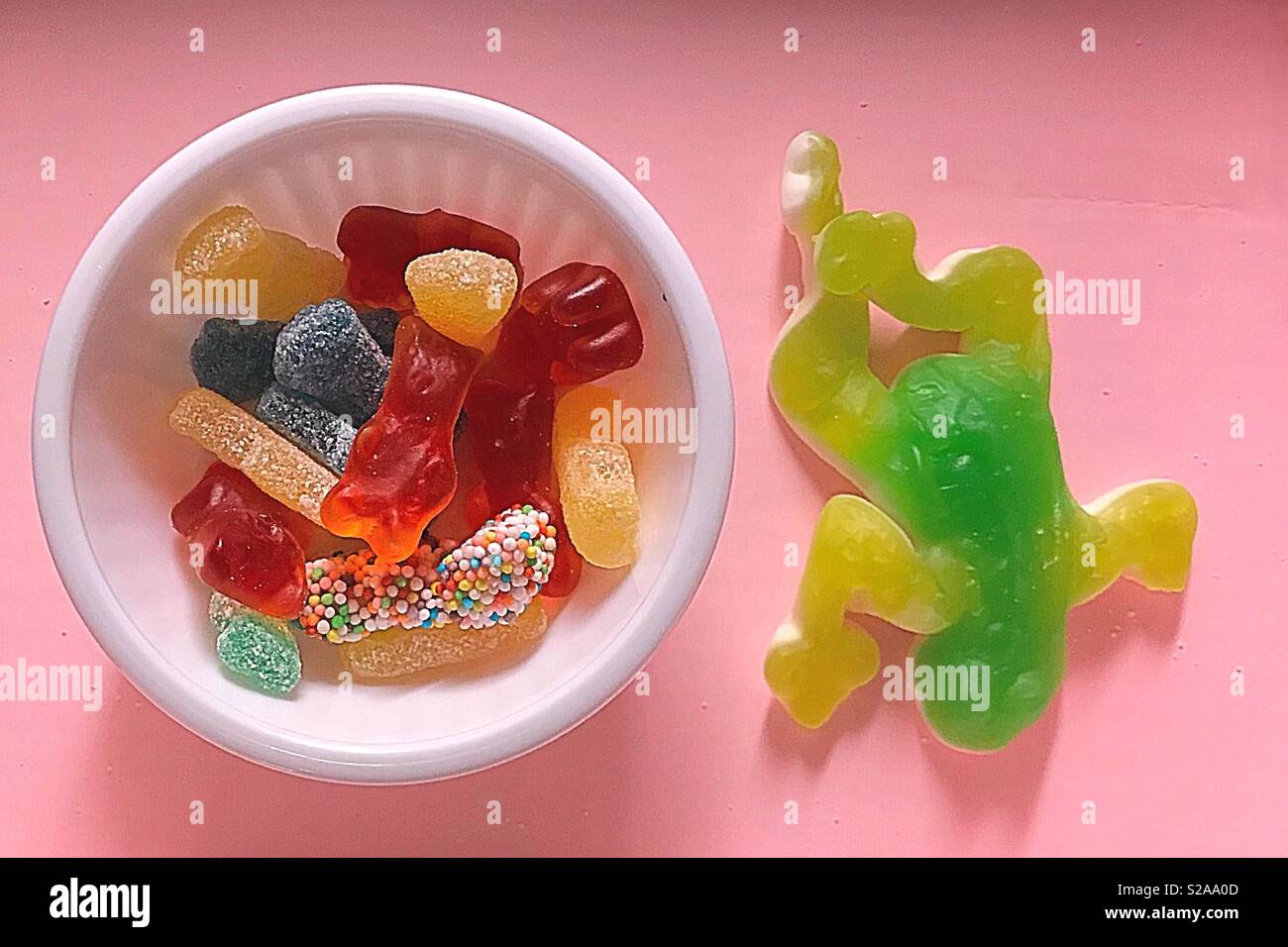 Gummy frog hi-res stock photography and images - Alamy