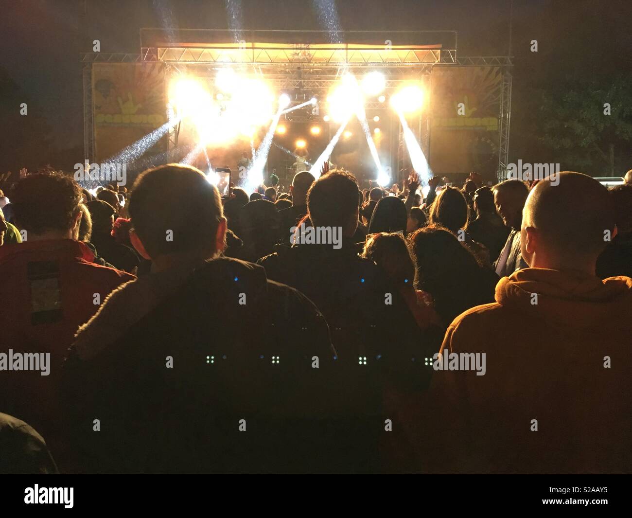 Concert headline band hi-res stock photography and images - Alamy