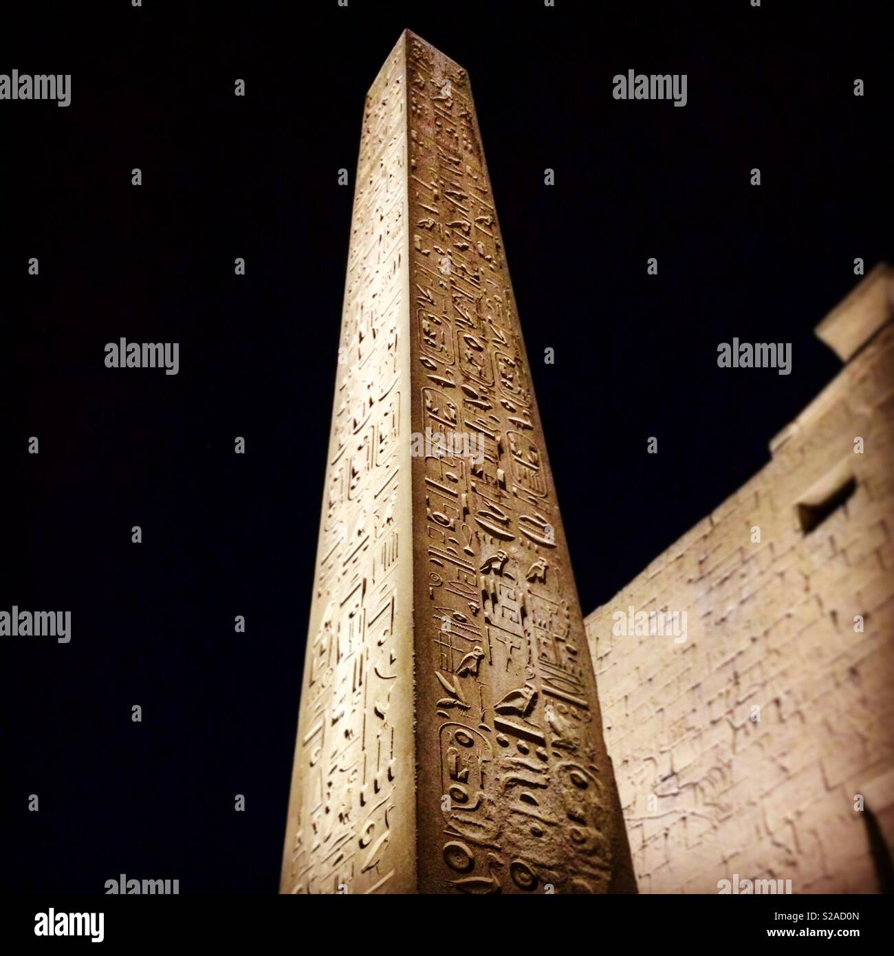 Obelisk temple hi-res stock photography and images - Alamy