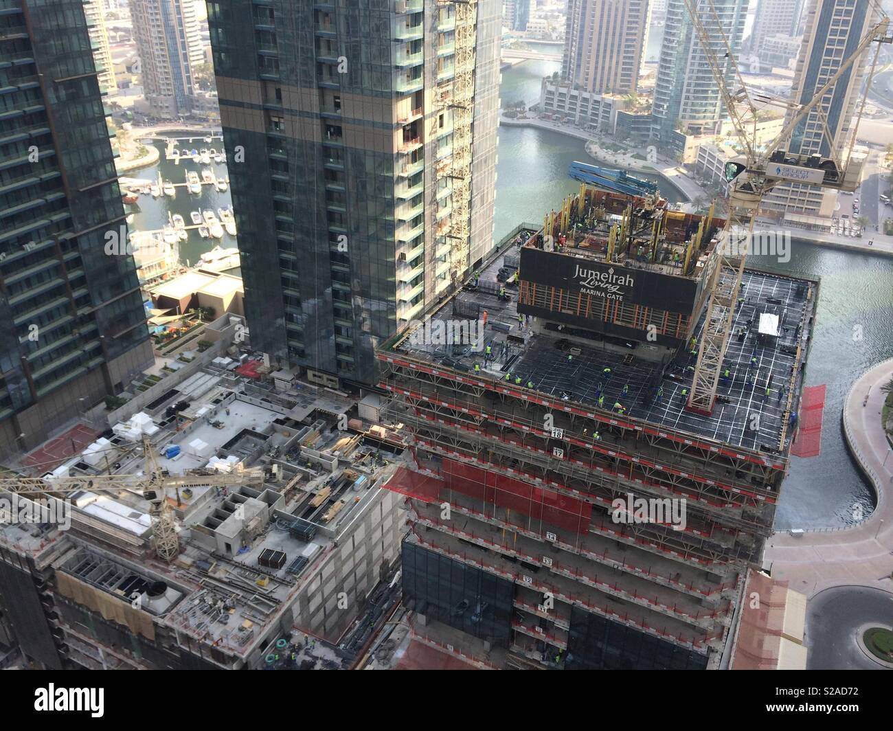 Gate building dubai hi-res stock photography and images - Alamy