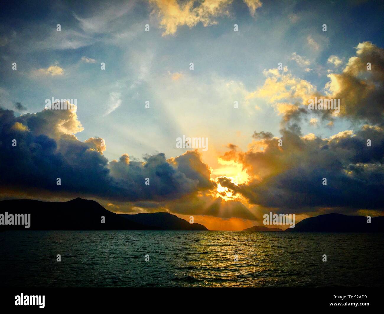 Yelow cloud hi-res stock photography and images - Alamy