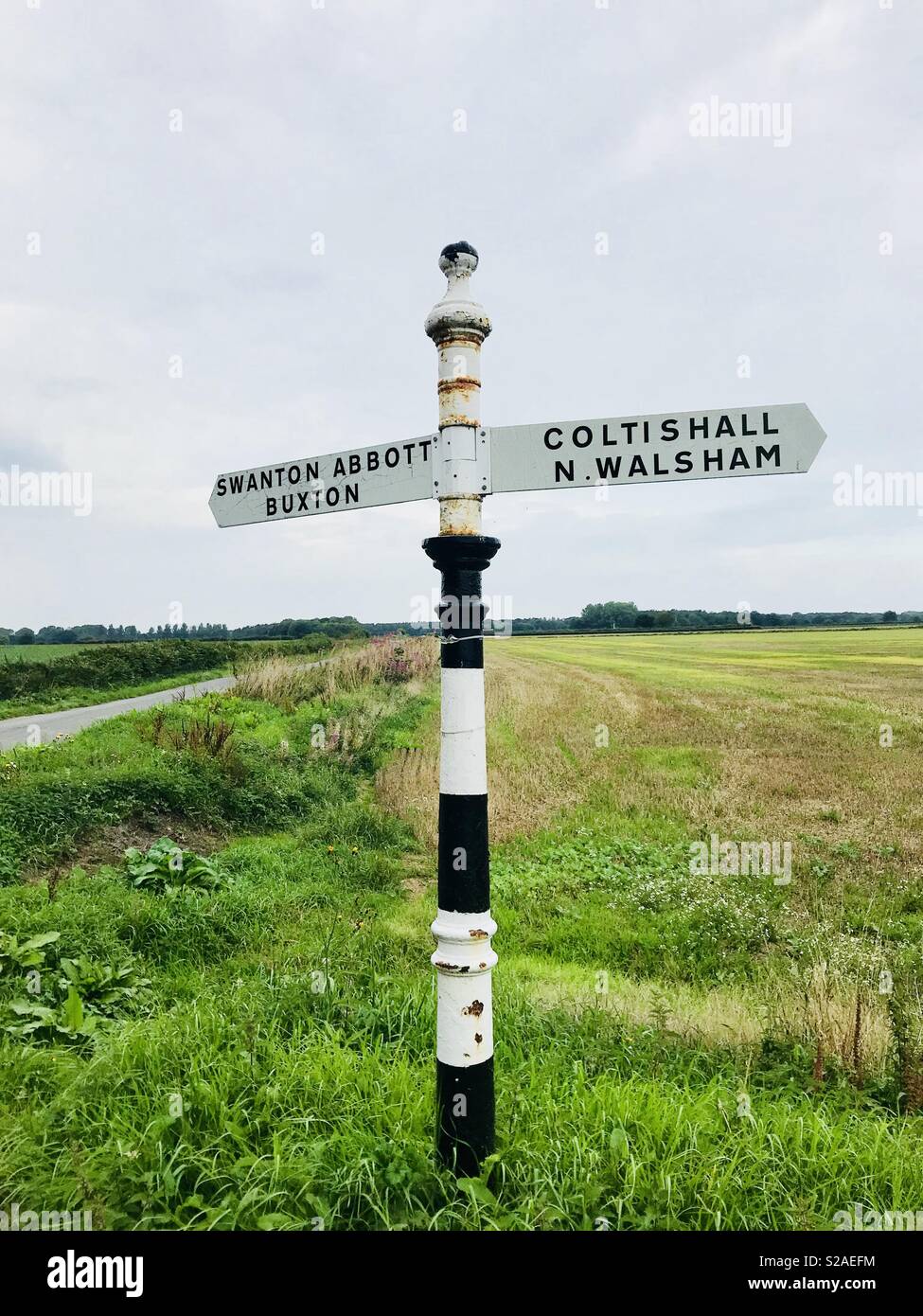 Norfolk countryside sign post, Coltishall, Norfolk, U.K Stock Photo - Alamy