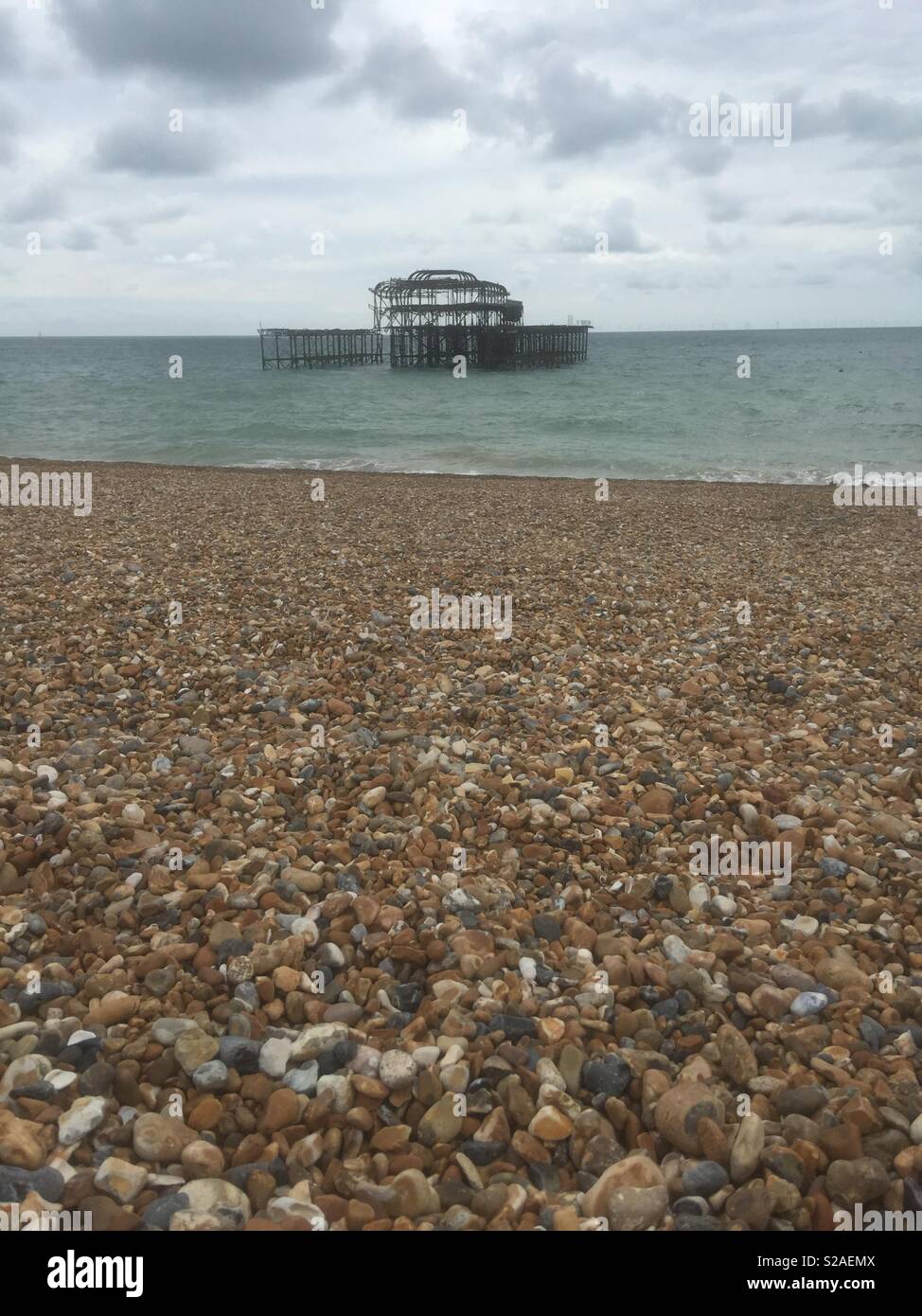 Brighton beach pebbles hi-res stock photography and images - Alamy
