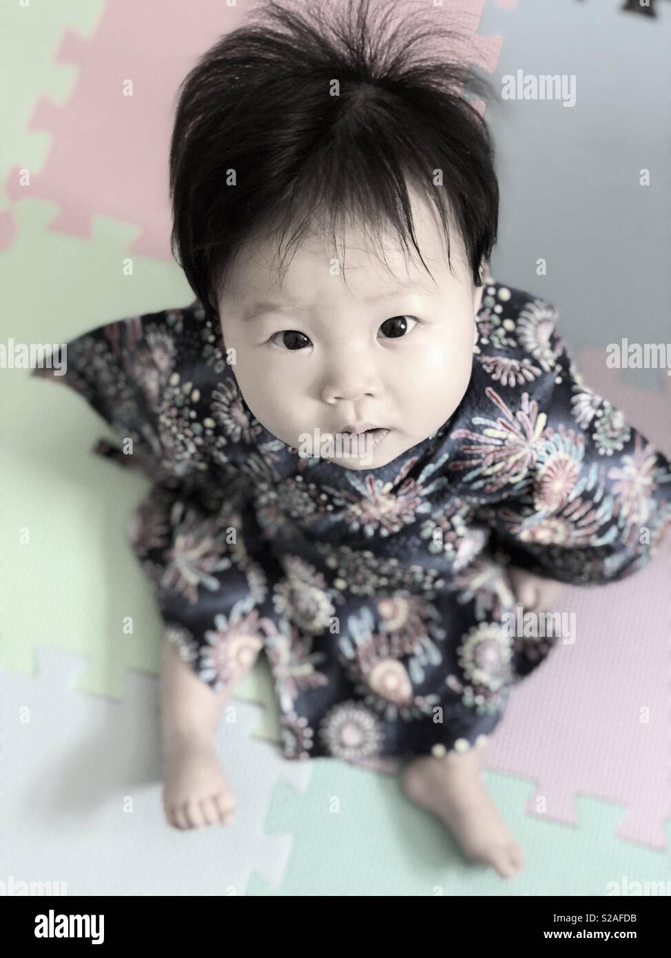 Baby in kimono hi-res stock photography and images - Alamy