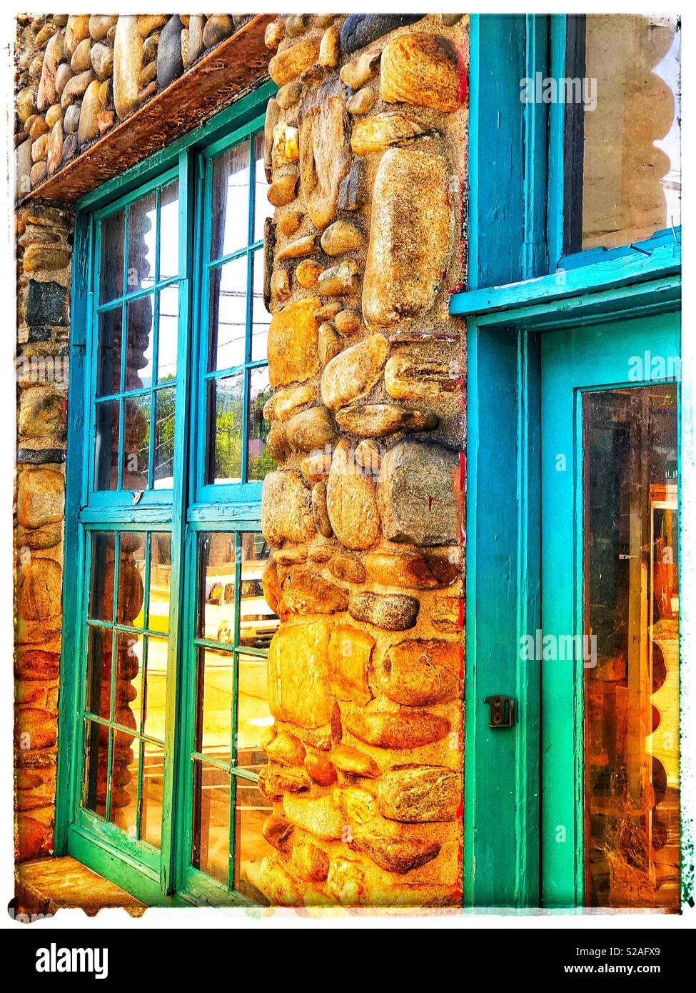 Building made of rocks hi-res stock photography and images - Alamy