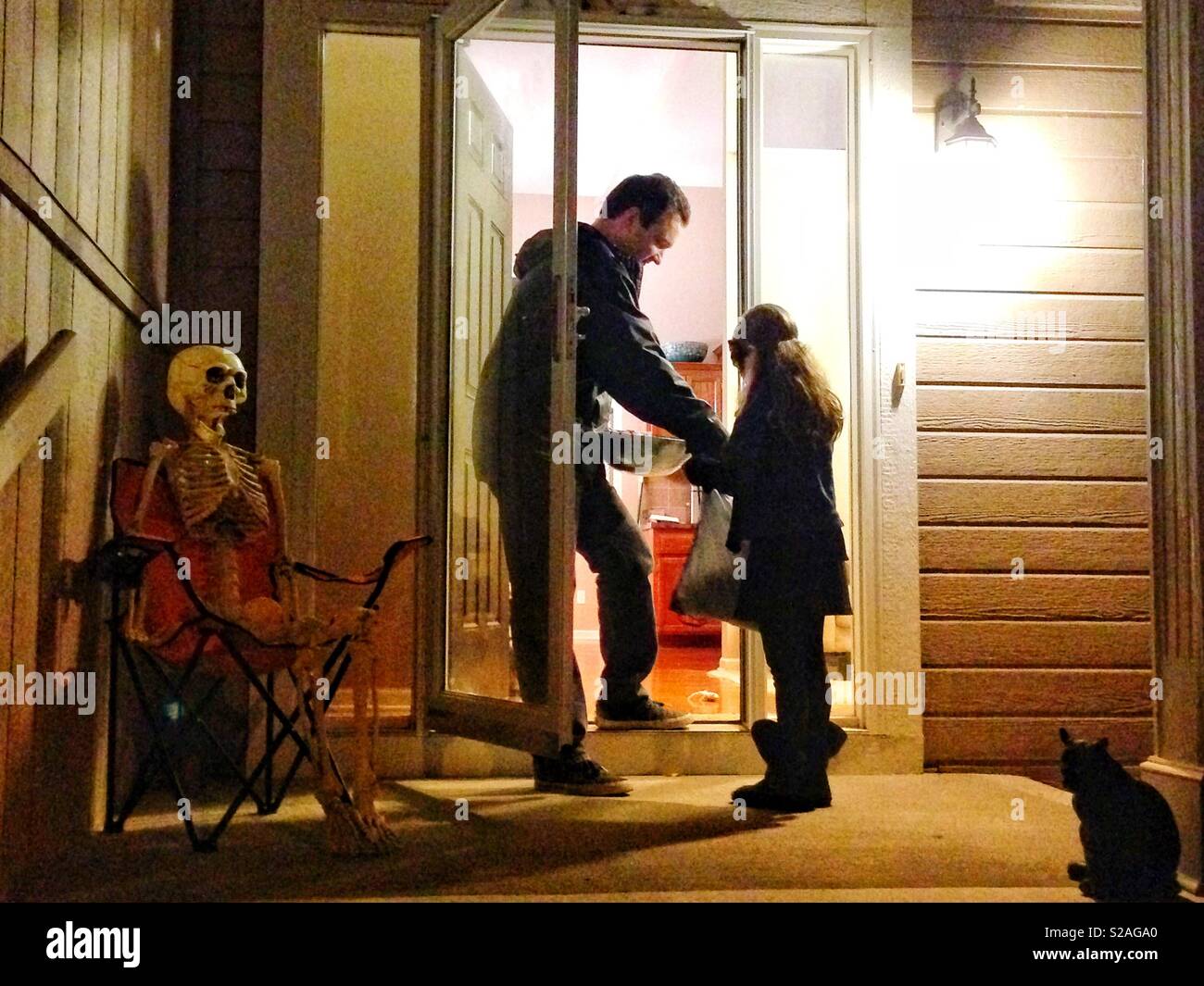 Trick or treat child door halloween hi-res stock photography and images ...
