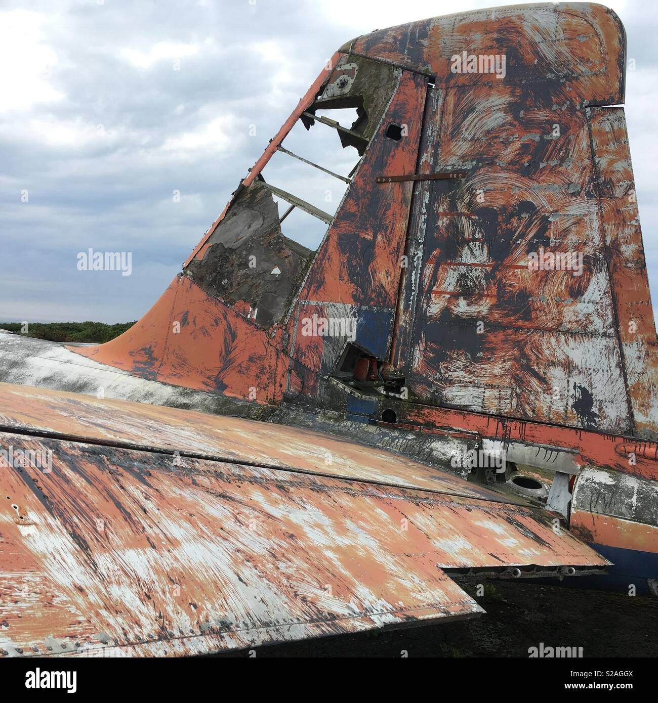 Airfield tail hi-res stock photography and images - Alamy